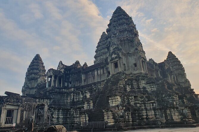 Private must-visit Temples Tour with Guide & Tuk Tuk - FAQ