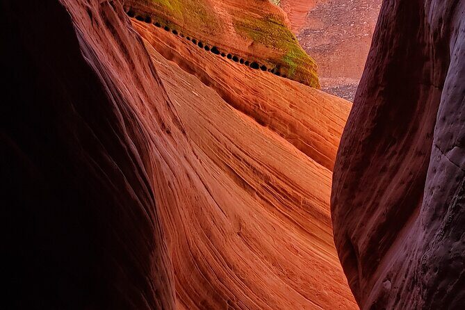 Private Mystical Slot Canyon Tour by 4WD - An Authentic and Scenic Ride into Zions Hidden Gems