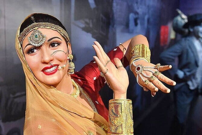 Private New Delhi Tour with Madame Tussauds Museum - Key Points