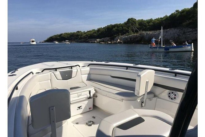 Private New Powerboat to St John & LimeOut. Full Day USVI - Frequently Asked Questions