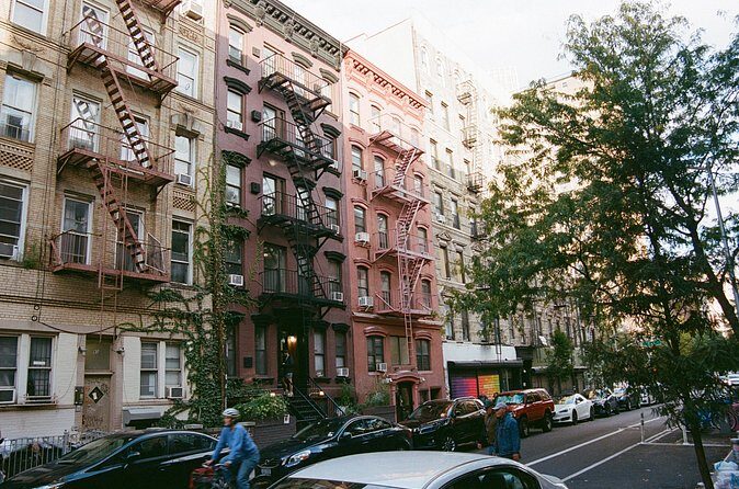 Private New York Downtown Highlights Half Day Tour - Chinatown: The Authentic Heart of Asian Immigration in NYC