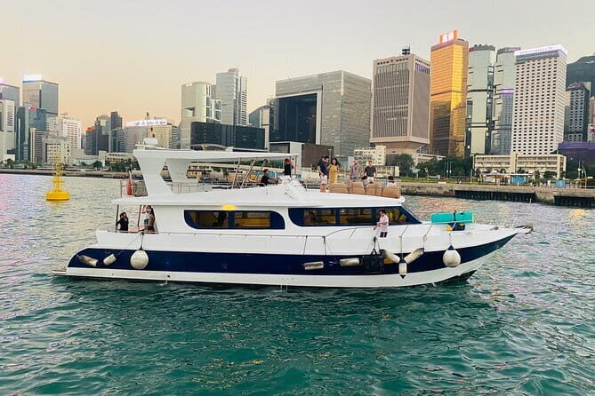 Private Night Harbour Boat Cruise in Hong Kong (15 people max) - An In-Depth Look at the Hong Kong Night Harbour Boat Cruise