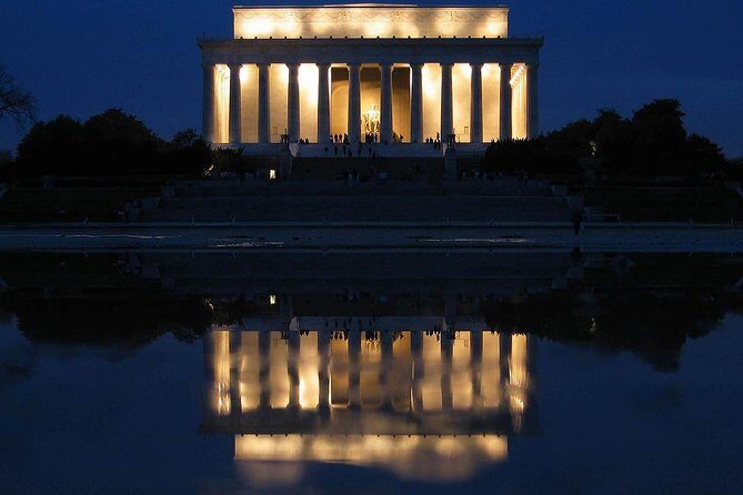 Private Night-Time Monuments Tour of DC for up to 10 Guests - What You Can Expect from This Night Tour