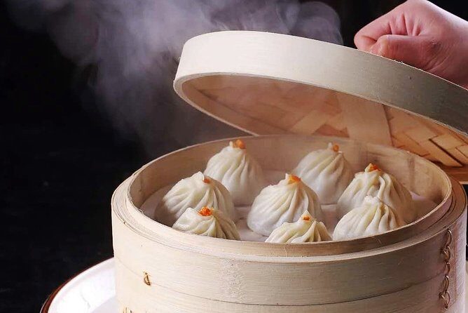 Private Night Tour of Wuxi Taihu Lake with Ferries Wheel and Nanchang Old Street - The Itinerary in Detail: What You Can Expect