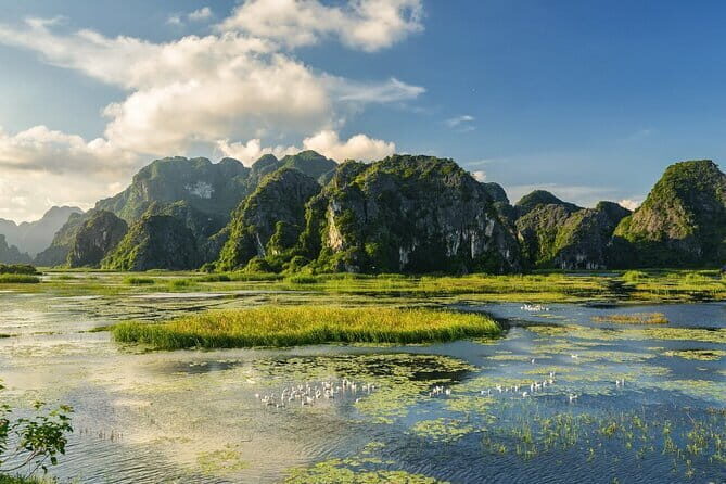 Private Ninh Binh Day Tour Mua Cave and Van Long Nature Reserve - Exploring the Private Ninh Binh Day Tour: Mua Cave & Van Long Nature Reserve