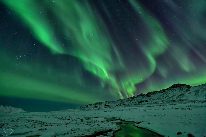 PRIVATE Northern light photo infused tour - Why Choose a Private Aurora Tour?