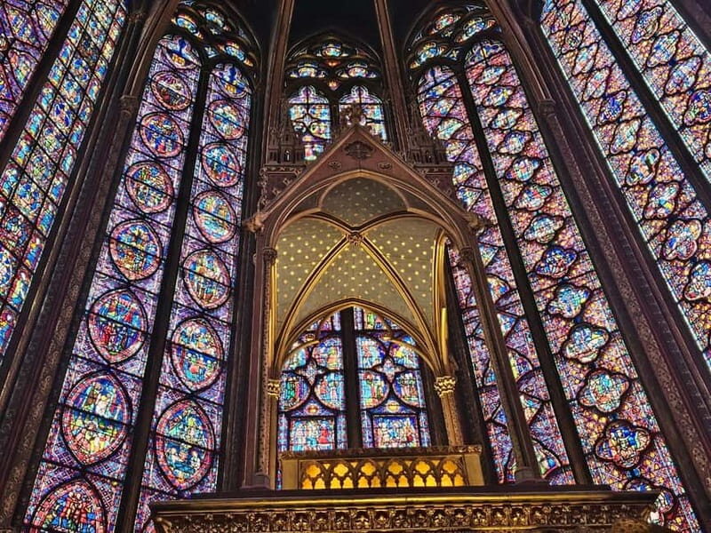 Private Notre Dame outdoor Tour with Crypt. - Key Points