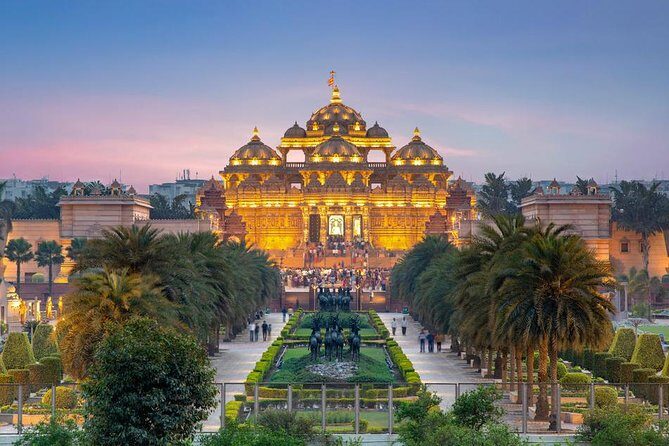 Private Old and New Delhi City Best of Tour in 7 Hours - Visiting Old Delhi: The Heart of the City