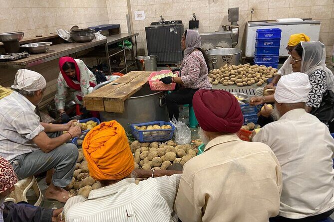 Private Old and New Delhi City Tour All Inclusive from Delhi - FAQs