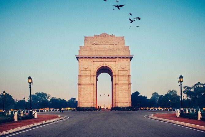 Private Old and New Delhi Tour with Guide - Exploring Old Delhi: Jama Masjid & Chandni Chowk