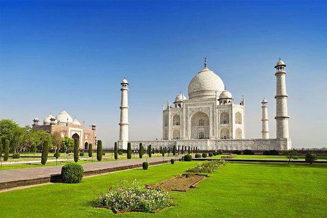Private One Day Tour of Taj Mahal, Agra Fort & Fatehpur Sikri from New Delhi - The Journey Begins: Pickup and Drive to Agra