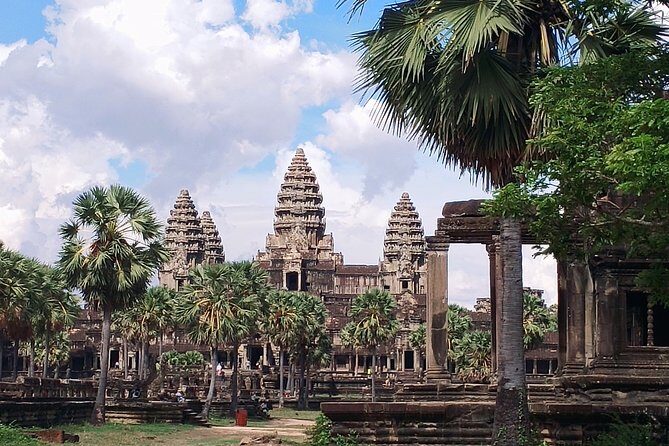 Private One Day Tour with Sunrise at Angkor Wat - An In-Depth Look at the Itinerary