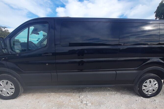 Private One way Airport Transfer in Freeport - Vehicle Options and Comfort