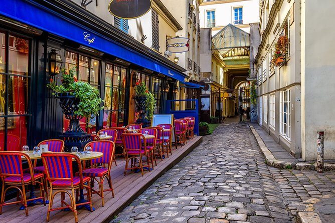 Private One Way Paris Airport (CDG-ORLY) Transfer Sedan From or To Paris - Who Should Consider This Transfer?