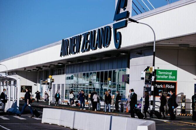 Private One-Way Transfer: Auckland Airport to Auckland City Hotel - Key Points