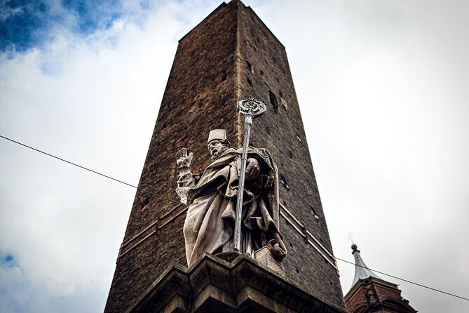 Private or semi-private tour of the historic center of Bologna - The Sum Up