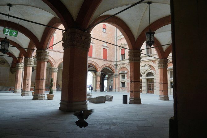Private or semi-private tour of the historic center of Bologna - FAQs