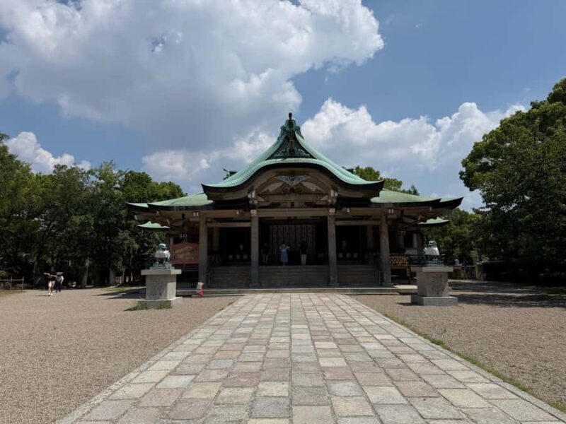Private Osaka Castle and Hokoku Shrine with Local Guide - The Value for Your Money