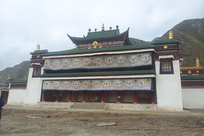 Private Overnight Tour from Xian to Labrang by Round-way Bullet Train - Discovering the Tibetan Heartland: A Detailed Look at the Private Overnight Tour from Xian to Labrang