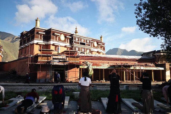 Private Overnight Tour to Bingling Temple Caves and Labrang from Lanzhou - Discovering the Bingling Temple Grottoes