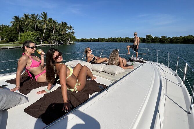 Private PADDLE-BOARD and YACHT Adventure - Who Will Love This Experience?