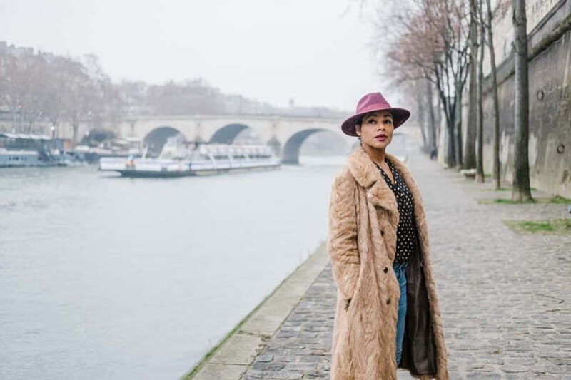 Private Paris multiple places photoshoot by a filmmaker - The Sum Up
