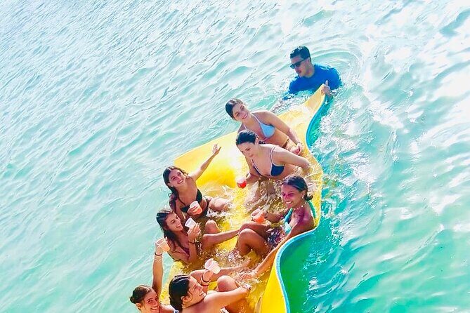 Private Party Boat at Coast of Punta Cana and Bávaro - FAQs