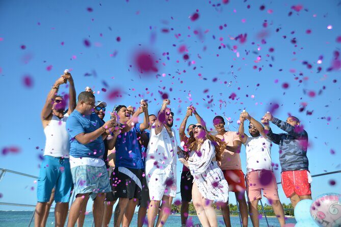 Private Party Boat Cruise: Sound System, Open Bar, Natural Pool - The Sum Up