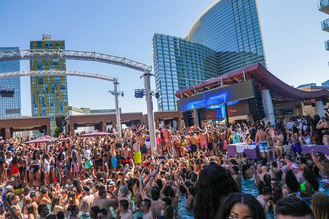 Private Party Bus Dayclub Crawl - Who Will Love This Experience?