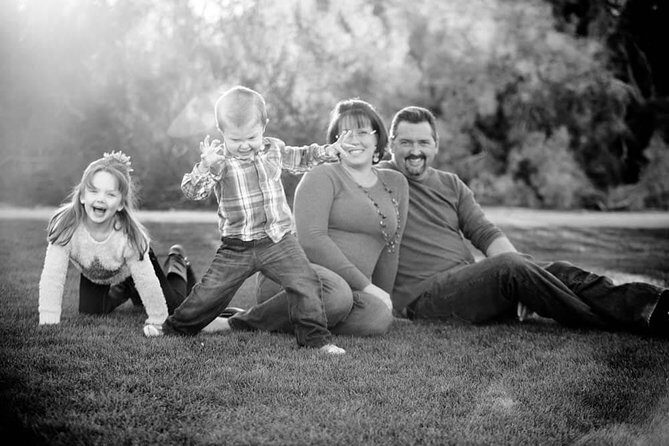 Private Photo Session with a Local Photographer in Anaheim - The Booking & Confirmation