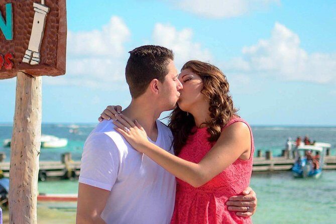 Private Photo Session with a Local Photographer in Cancún - Authentic experiences from reviewers