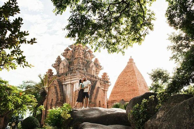 Private Photo Session with a Local Photographer in Hanoi - Authenticity and Real-World Experiences