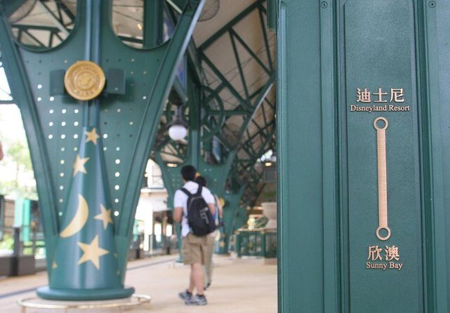 Private Photo Session with a Local Photographer in Hong Kong - Key Points