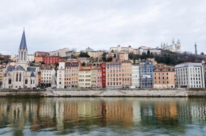 Private Photo Session with a Local Photographer in Lyon - Key Points