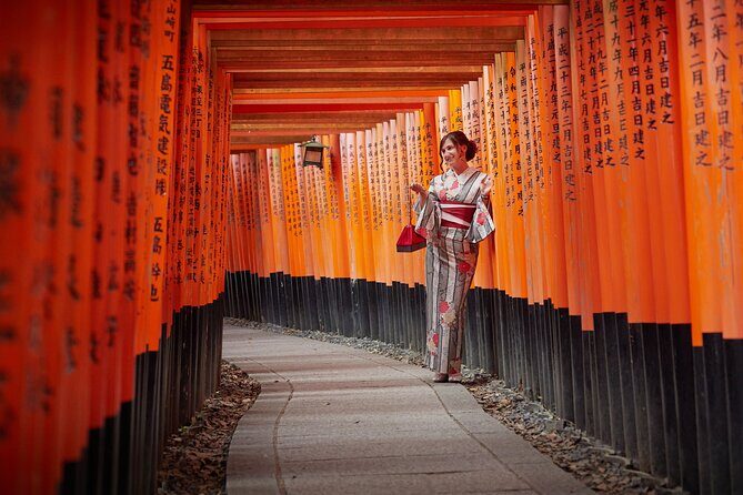 Private photo shoot & walk in Kyoto - Professional photo shoot - Authenticity and Reviews: What Travelers Say