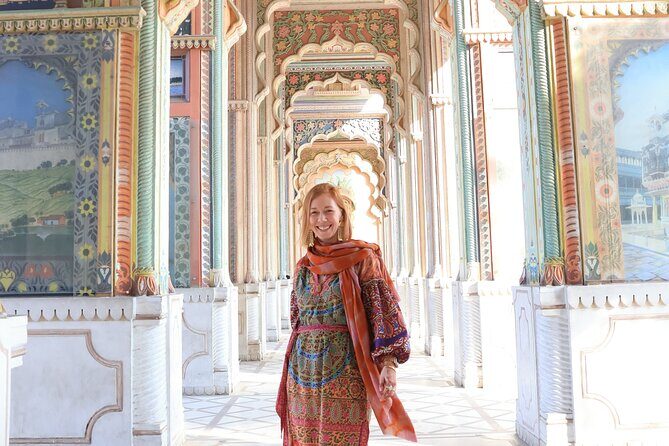 Private Photoshoot at Patrika Gate in jaipur - Who Should Book This Experience?