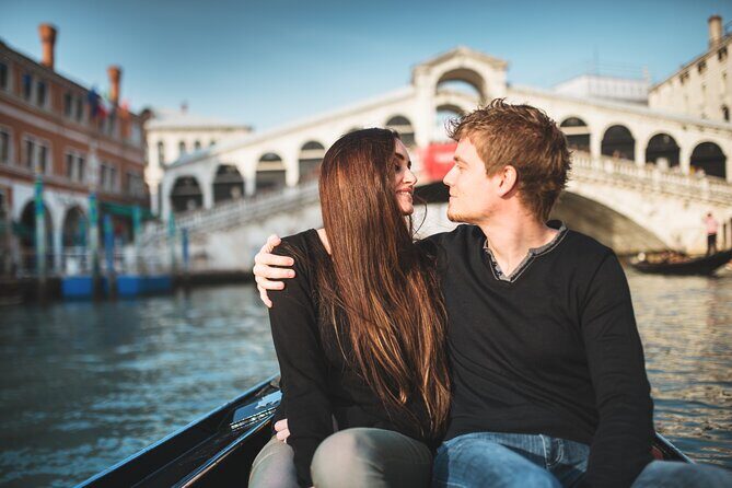 Private Photoshoot on Personal Gondola in Venice - Authenticity and Personal Touch