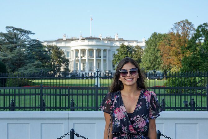 Private Photoshoot Outside the White House & Supreme Court - Key Points