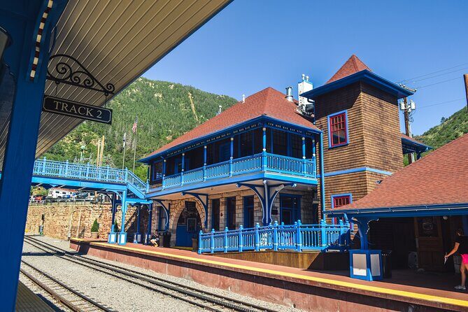 Private Pikes Peak COG Railway, Manitou & Garden of the Gods - Why It’s a Great Choice for Travelers