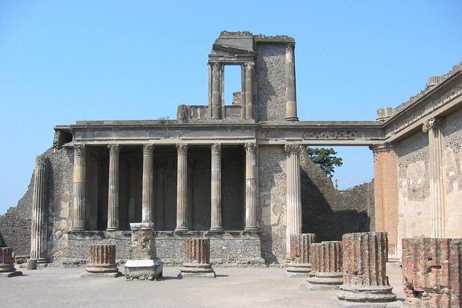 Private Pompeii Tour with 3D Virtual Reality Headset - Tour Assistant Only - The Sum Up