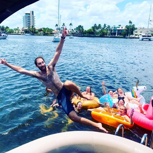 Private Pontoon Boat w/ Captain, Private up to 12ppl - Who Will Love This Experience?