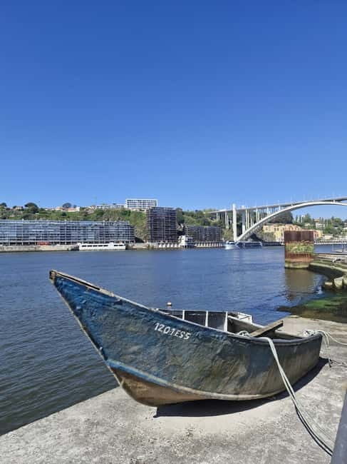 Private Porto City Tour with Seafood Lunch and Coastal Views - Deep Dive into the Itinerary