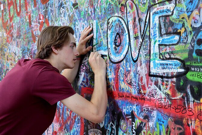 Private Prague Photoshoot for Individuals, Couples and Families - Who Is This Tour Best For?