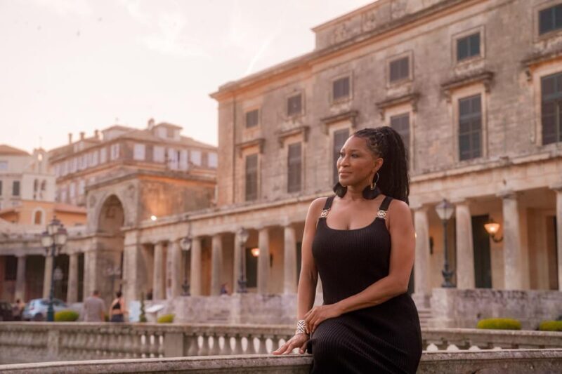 Private Professional Vacation Photoshoot in Corfu - Key Points