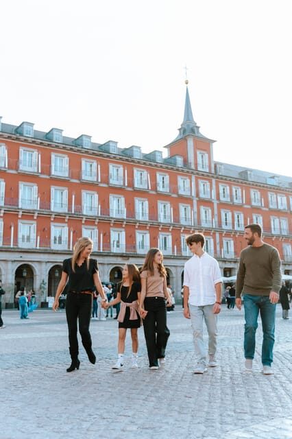 Private Professional Vacation Photoshoot in Madrid - What’s Included and How to Make the Most of It