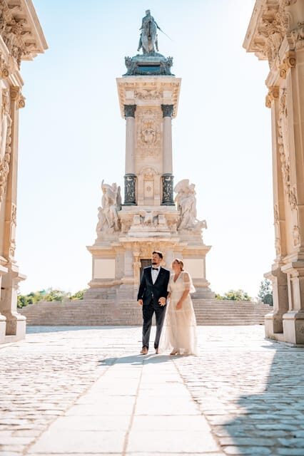 Private Professional Vacation Photoshoot in Madrid - Frequently Asked Questions