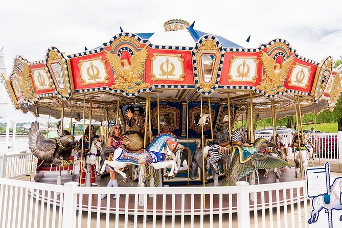 Private Professional Vacation Photoshoot in Toronto - Who Would Love This?