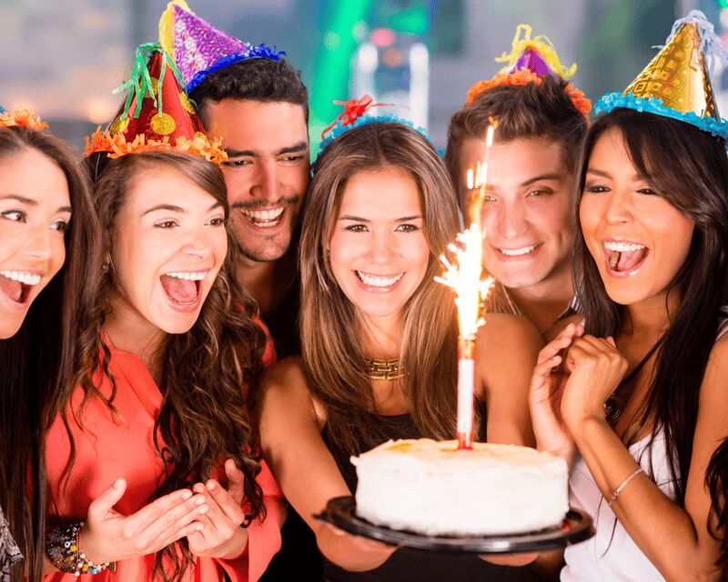 Private Pub / Bar Crawl Group Size 6-20 people - Introduction: A Night Out in Nice Worth Remembering