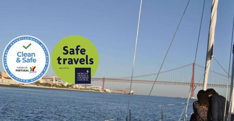 Private Romantic cruise with sparkling wine- 2-Hour- Lisbon - Key Points