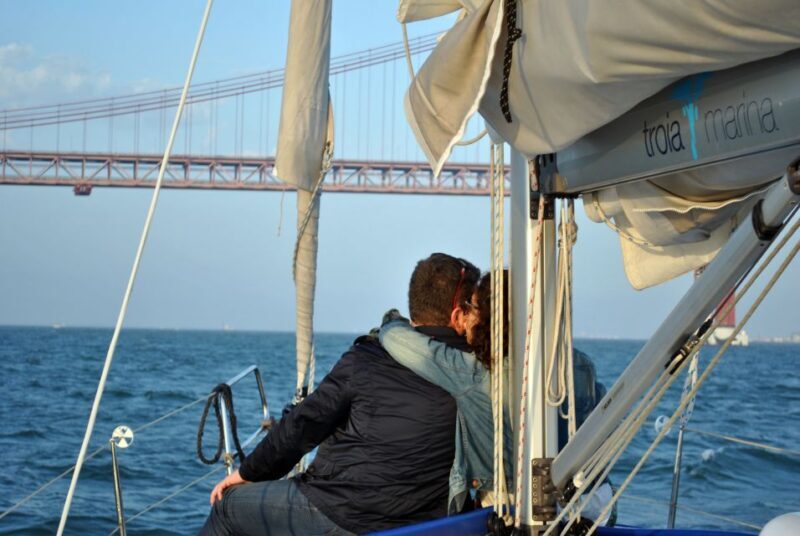 Private Romantic cruise with sparkling wine- 2-Hour- Lisbon - What the Experience Looks Like